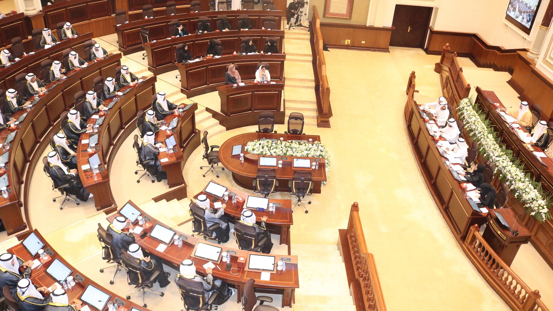 Sharjah Consultative Council forms its permanent committees