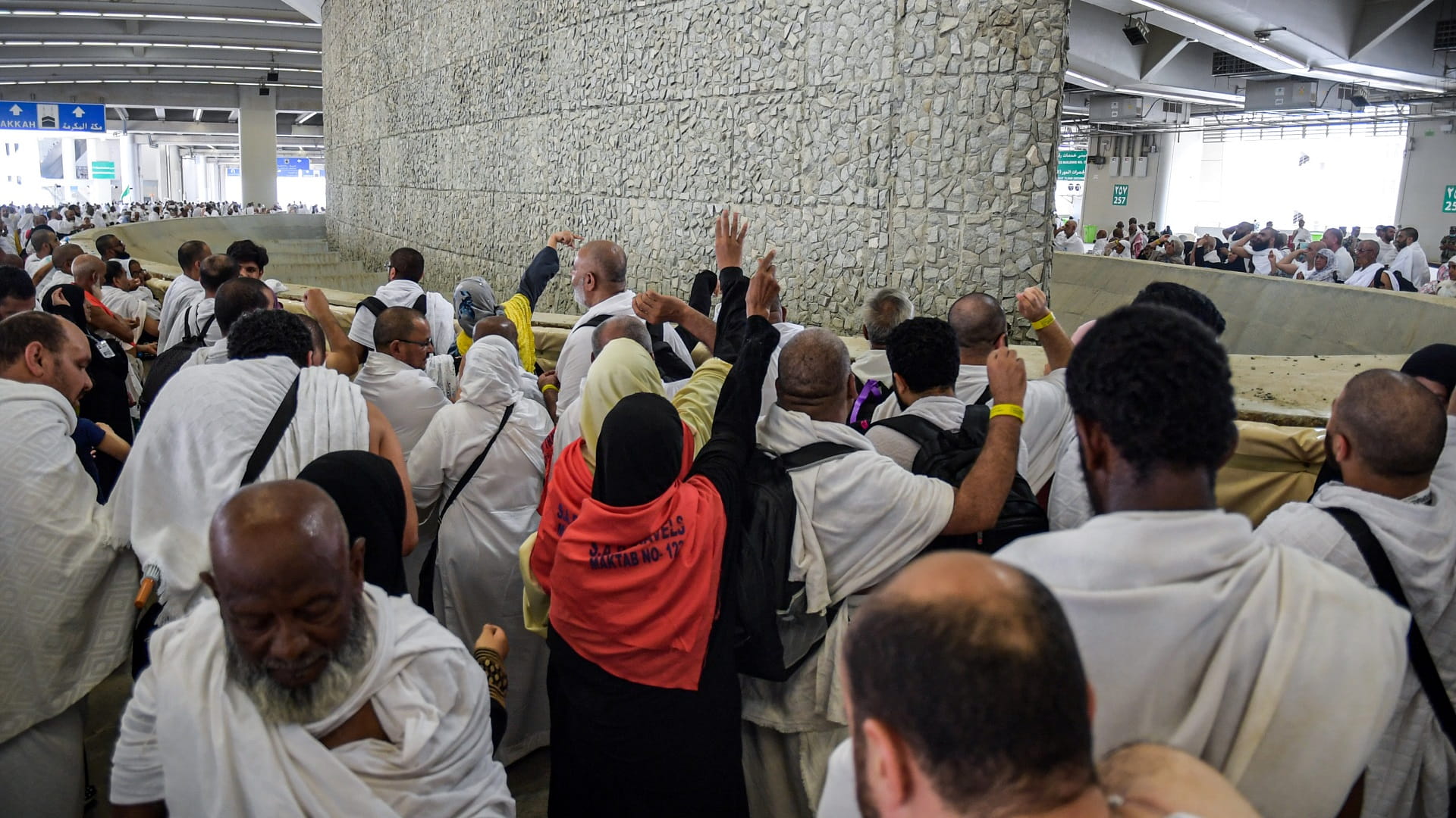 Pilgrims perform stoning ritual, others head for circumambulation