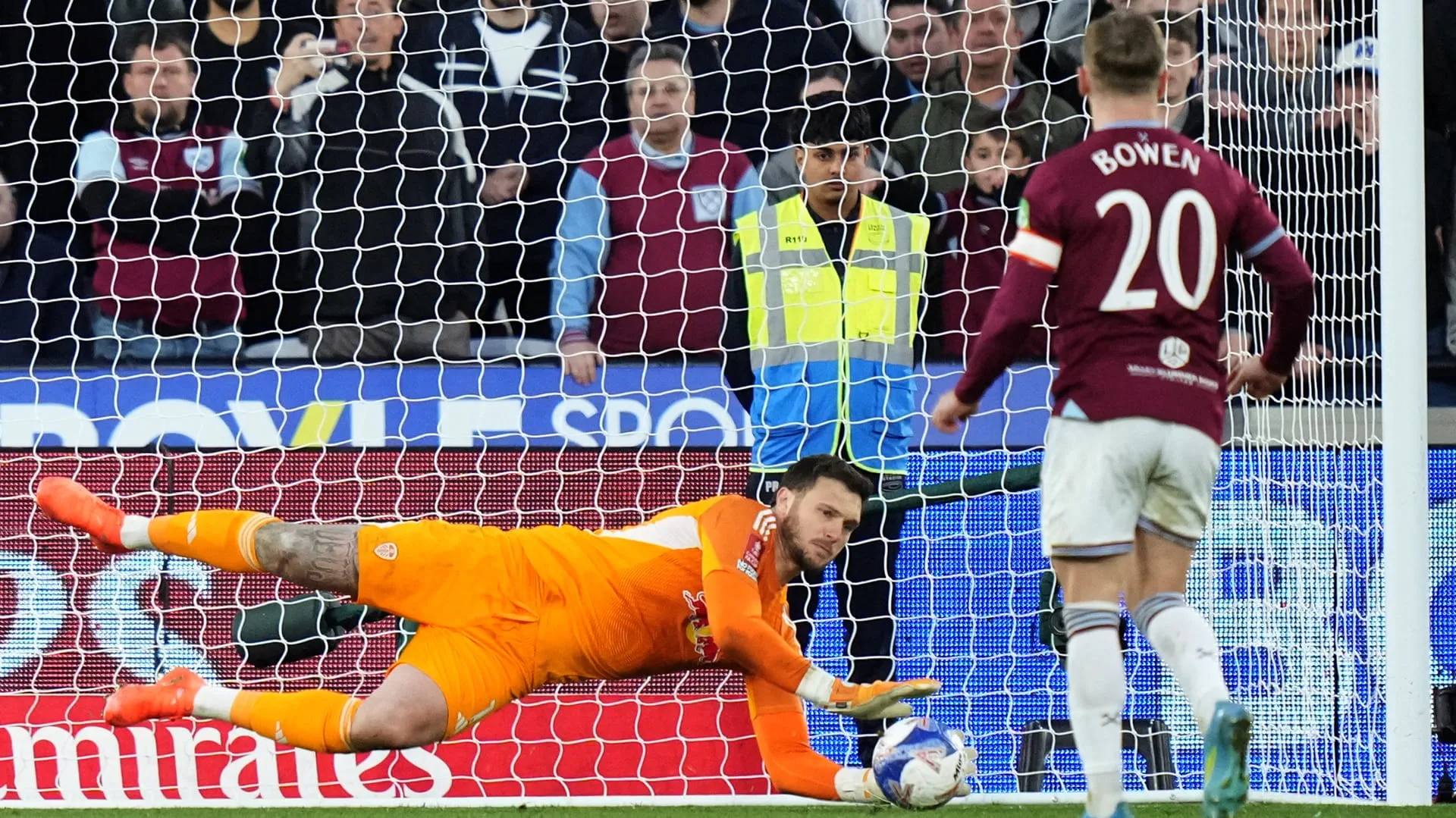 Leeds United reach FA Cup semi-finals