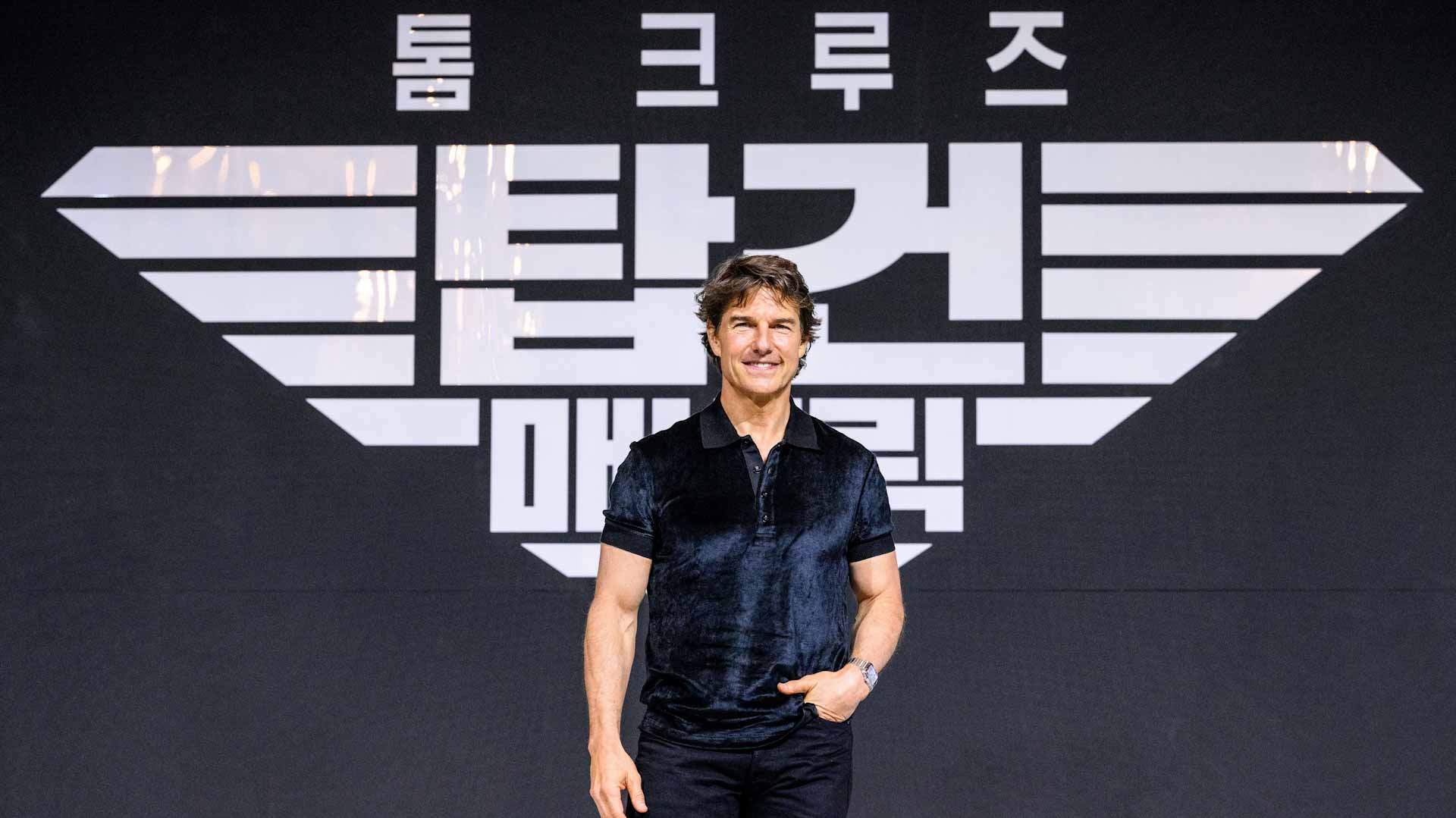 'Top Gun' soars back to surprise lead in N.American theaters